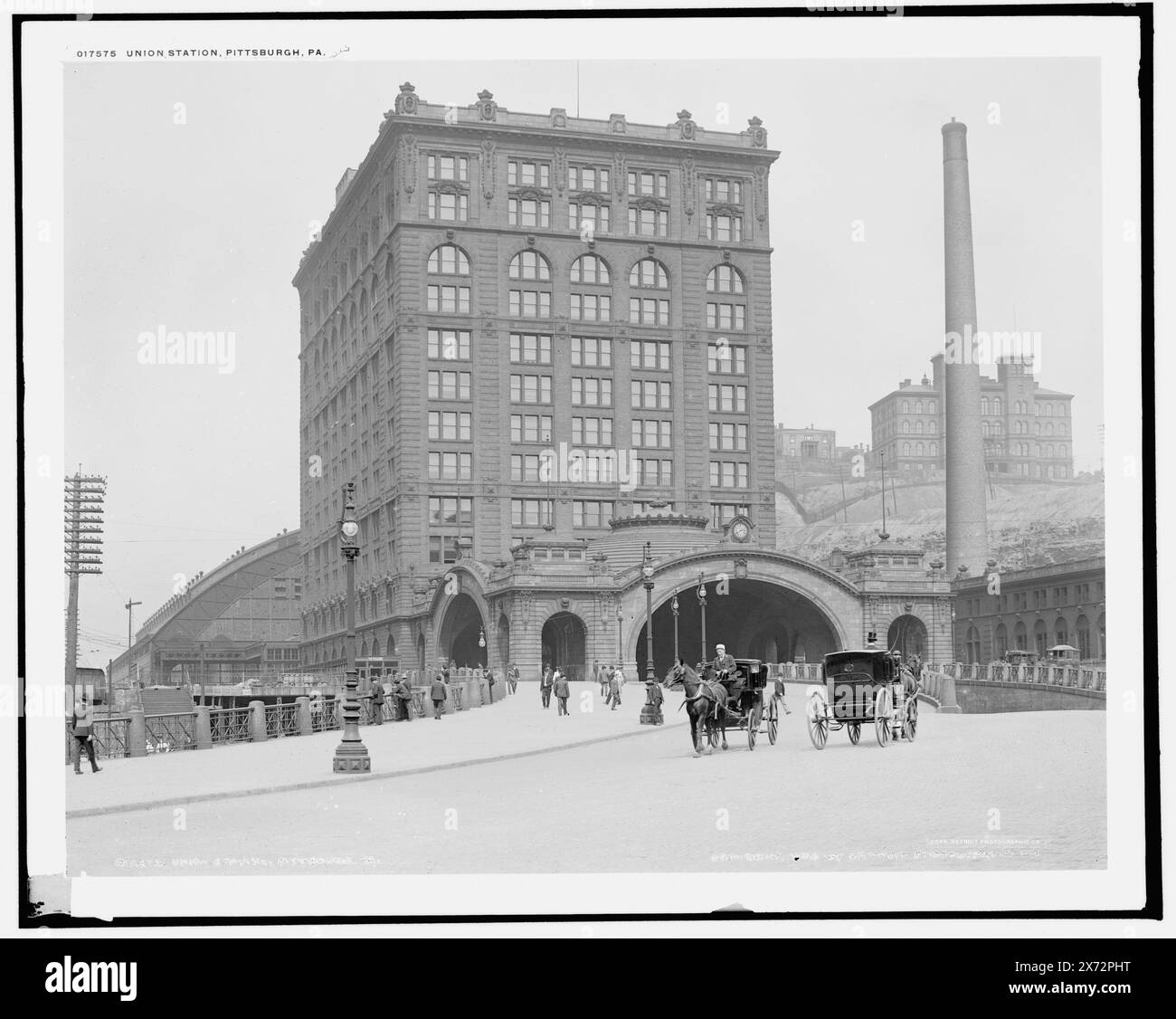 Downtown pittsburgh architecture Black and White Stock Photos & Images ...