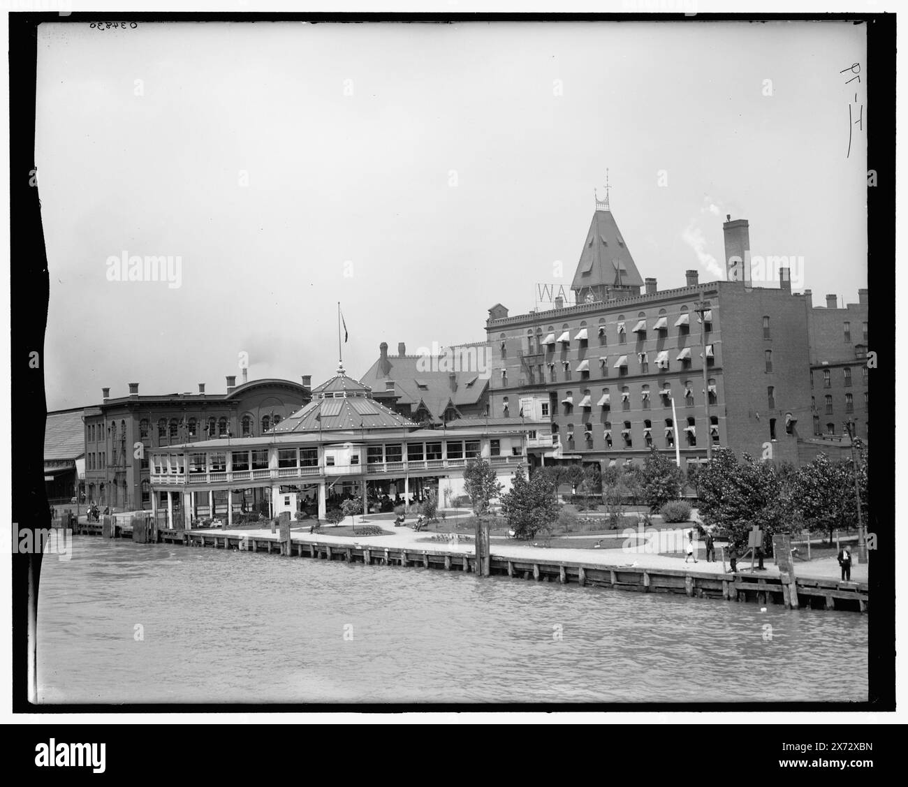 Commercial pavilion Black and White Stock Photos & Images - Alamy