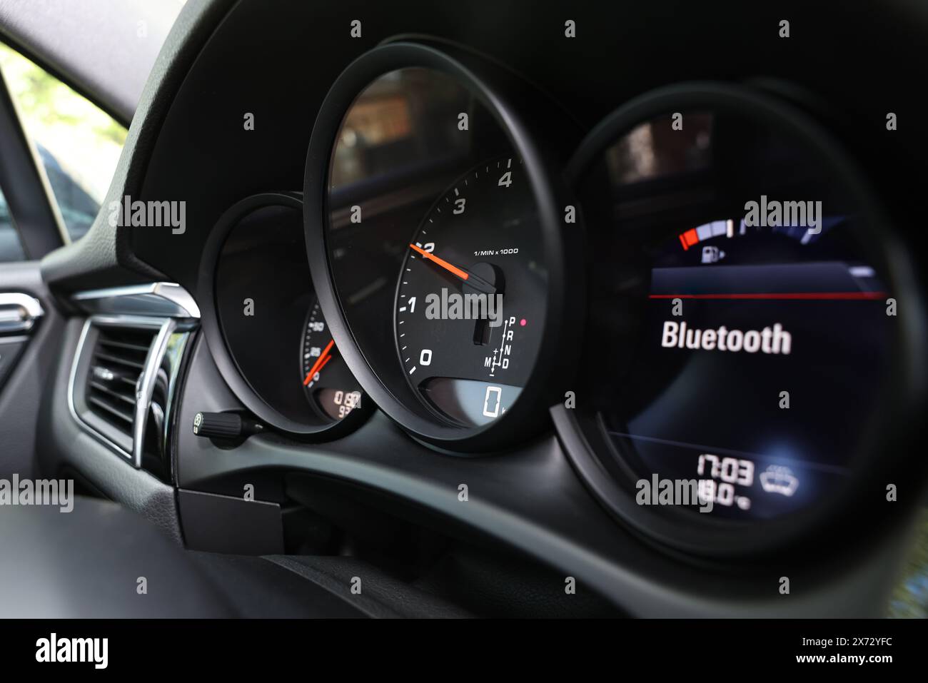 Speedometer tachometer modern car hi-res stock photography and images ...