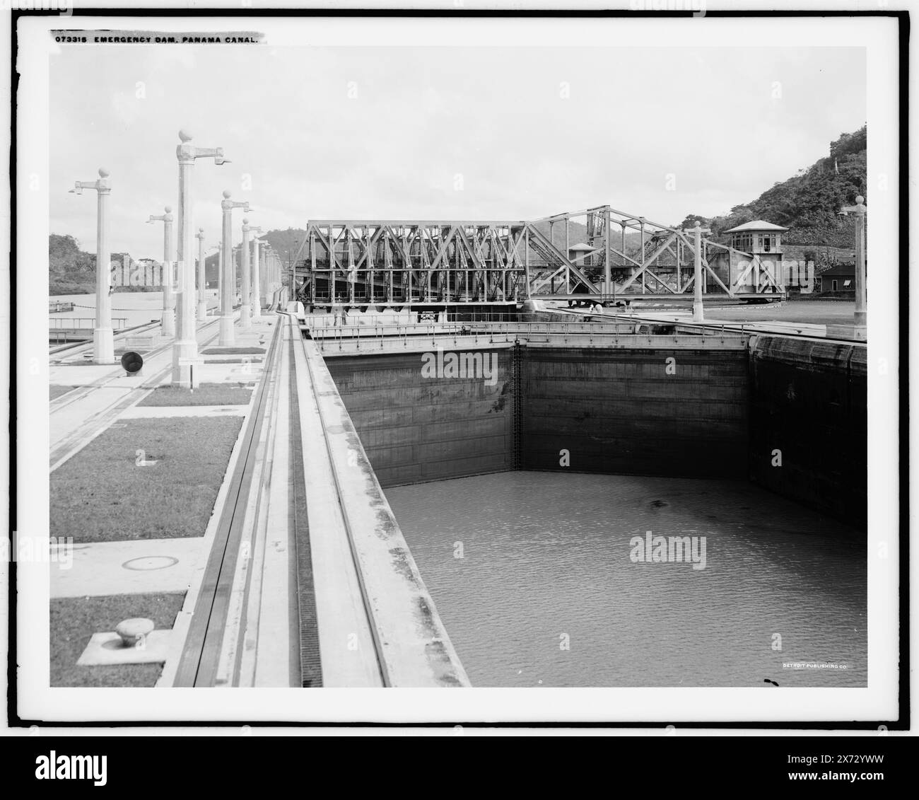 Emergency dam, Panama Canal, "60" on negative., Detroit Publishing Co ...
