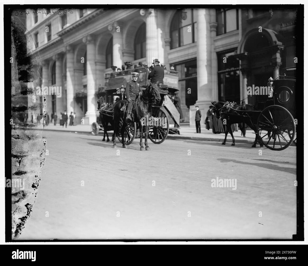 Mounted police patrol street Cut Out Stock Images & Pictures - Alamy