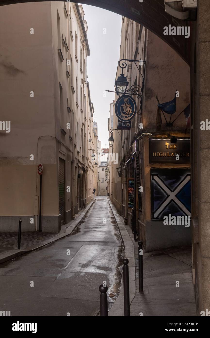 Paris, France, 17th April 2024:- A view of A Back Street of Paris Stock ...
