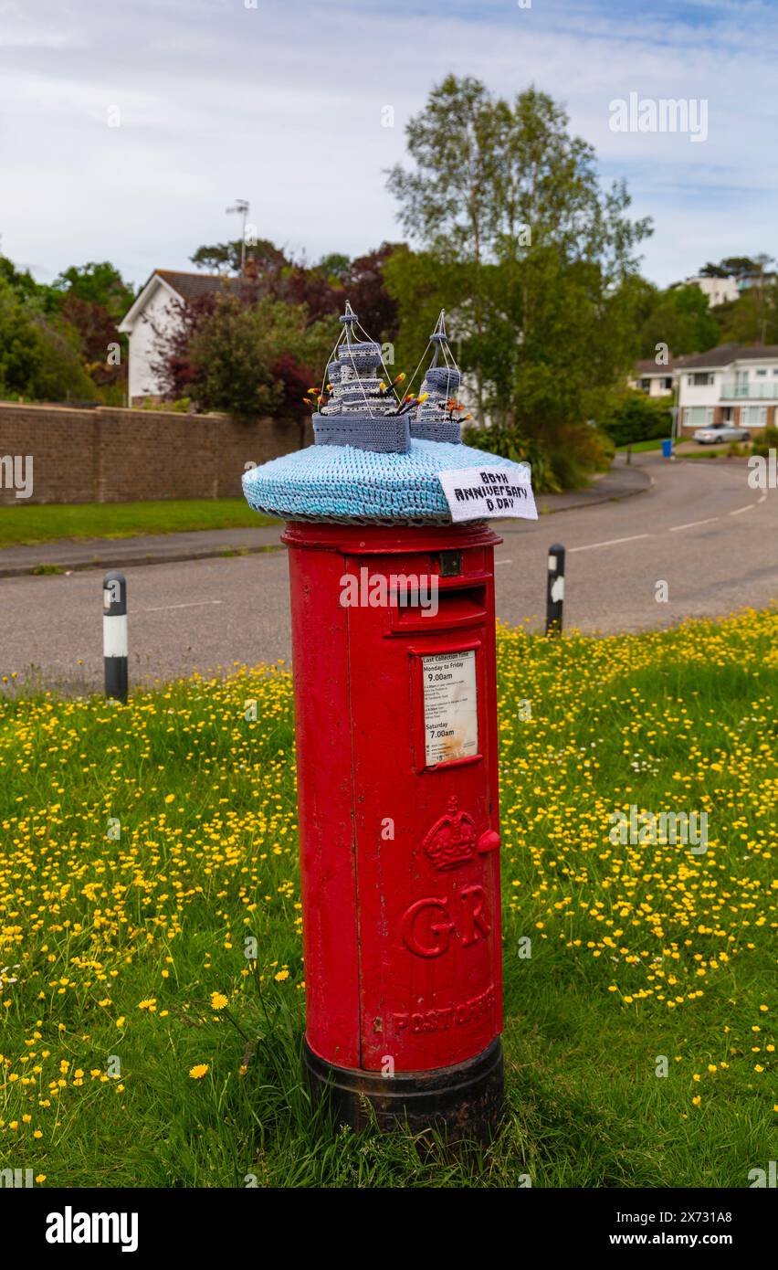 Poole, Dorset, UK. 17th May 2024. Postbox topper to commemorate 80th ...
