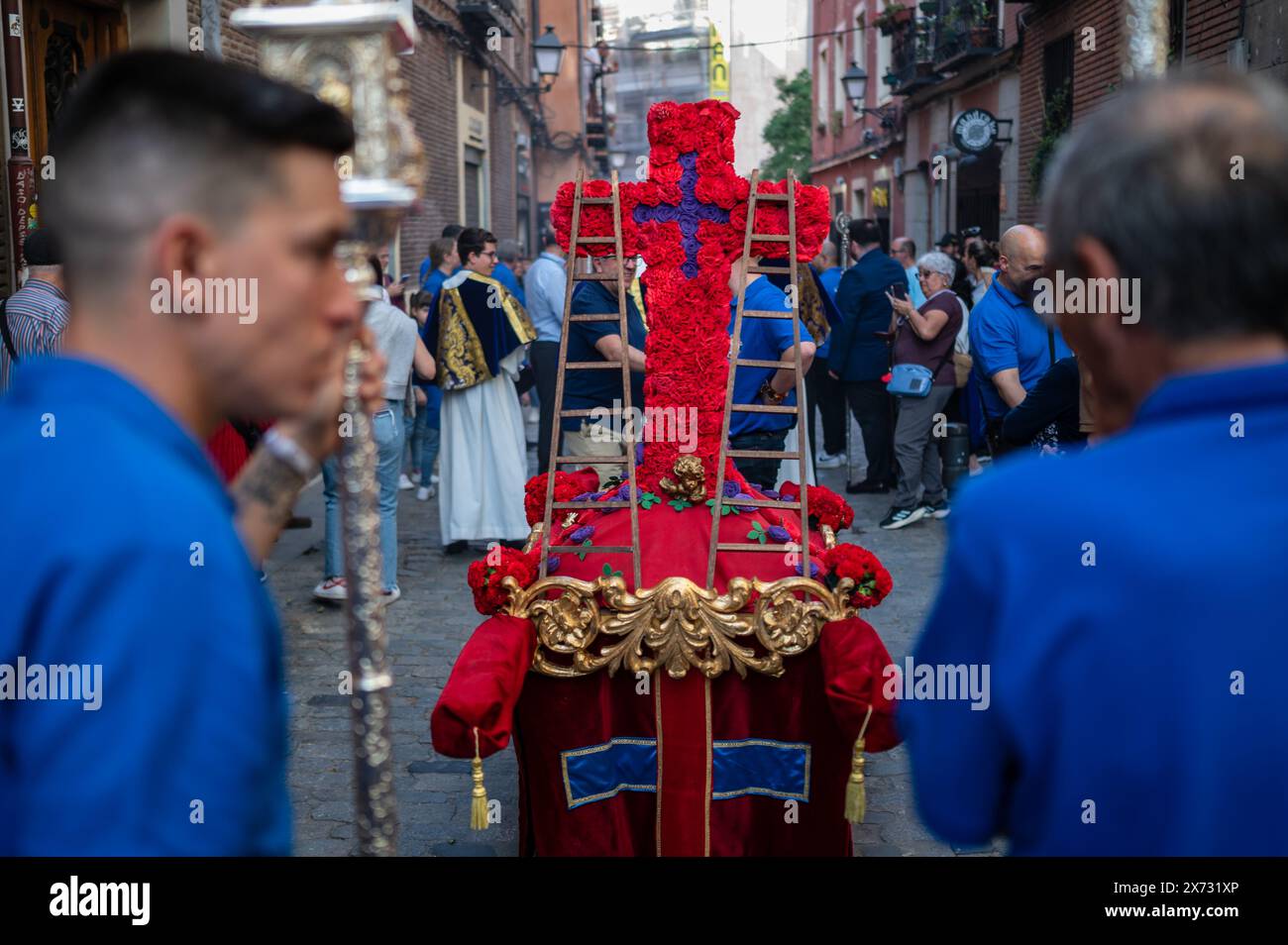 Tenth departure of the Cruz de Mayo, May Cross procession of the ...