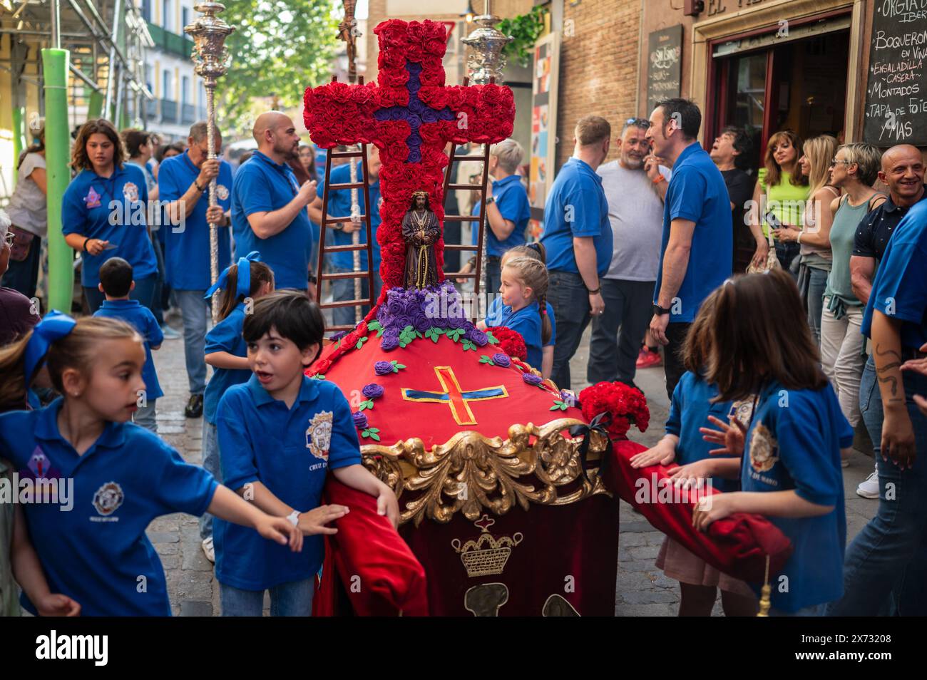 Tenth departure of the Cruz de Mayo, May Cross procession of the ...