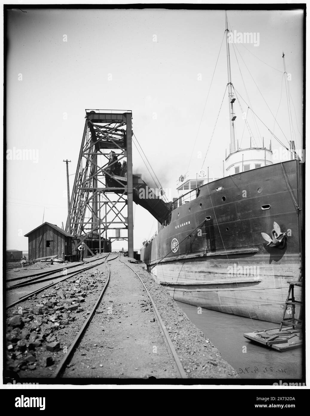 W w brown freighter hi-res stock photography and images - Alamy