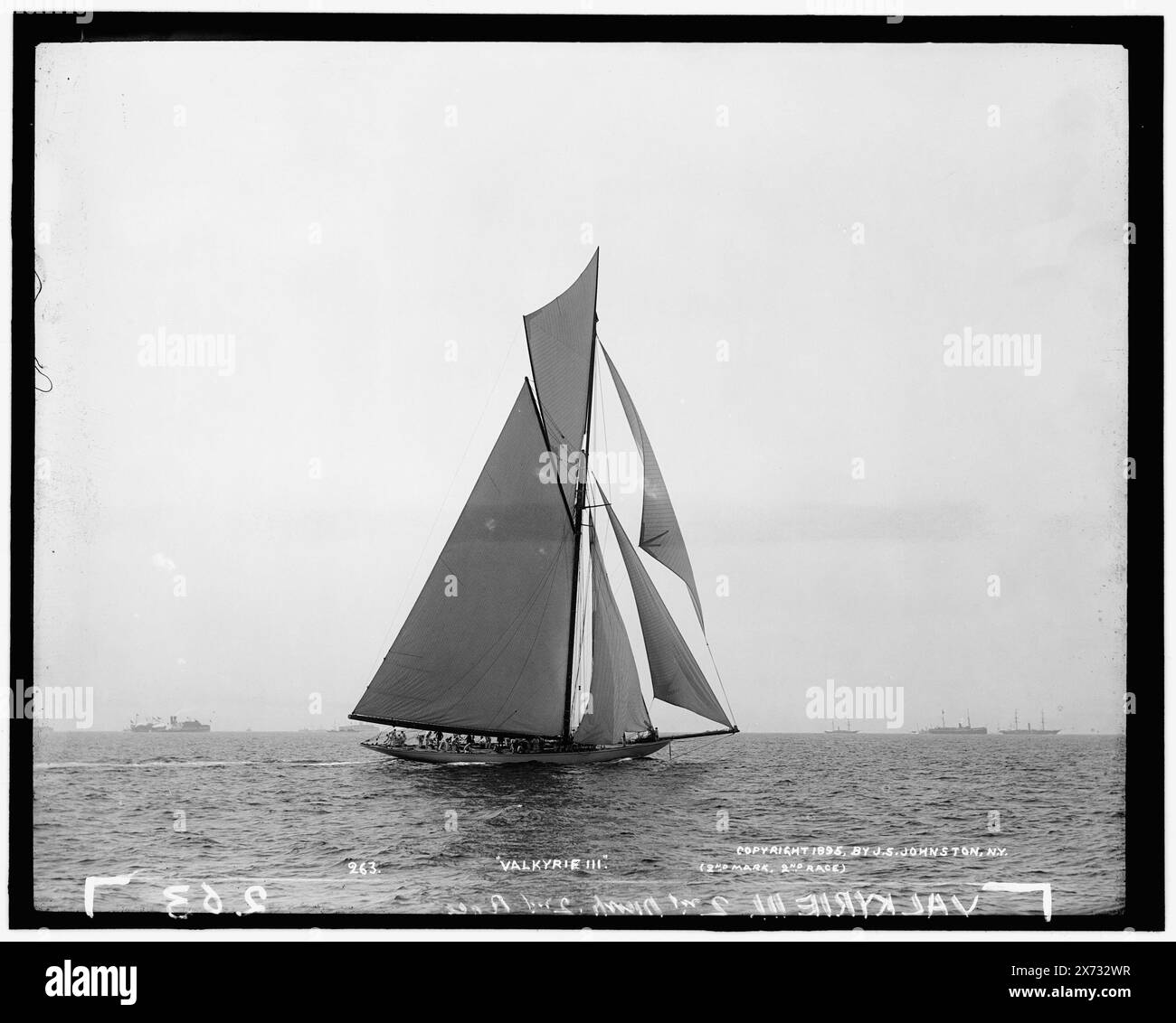 Yachts race america's cup Cut Out Stock Images & Pictures - Alamy