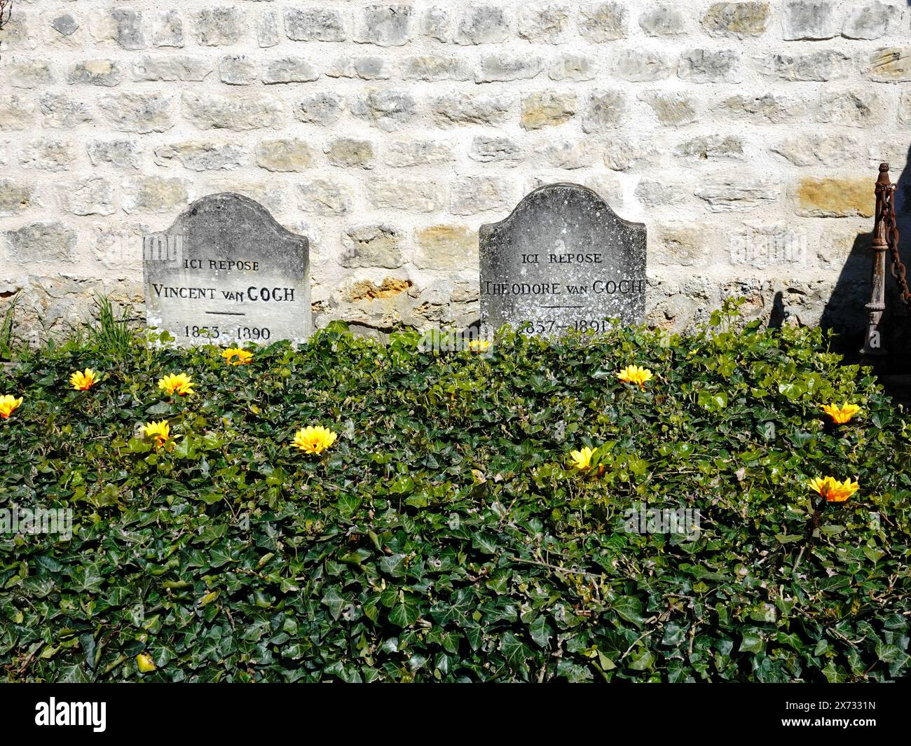 Graves of the post-impressionist painter Vincent Van Gogh and his ...