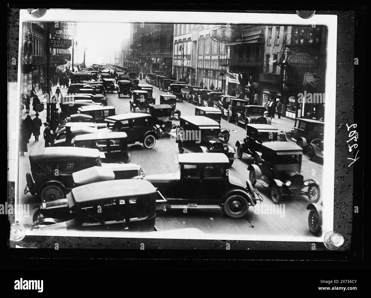 No parking in street Black and White Stock Photos & Images - Alamy