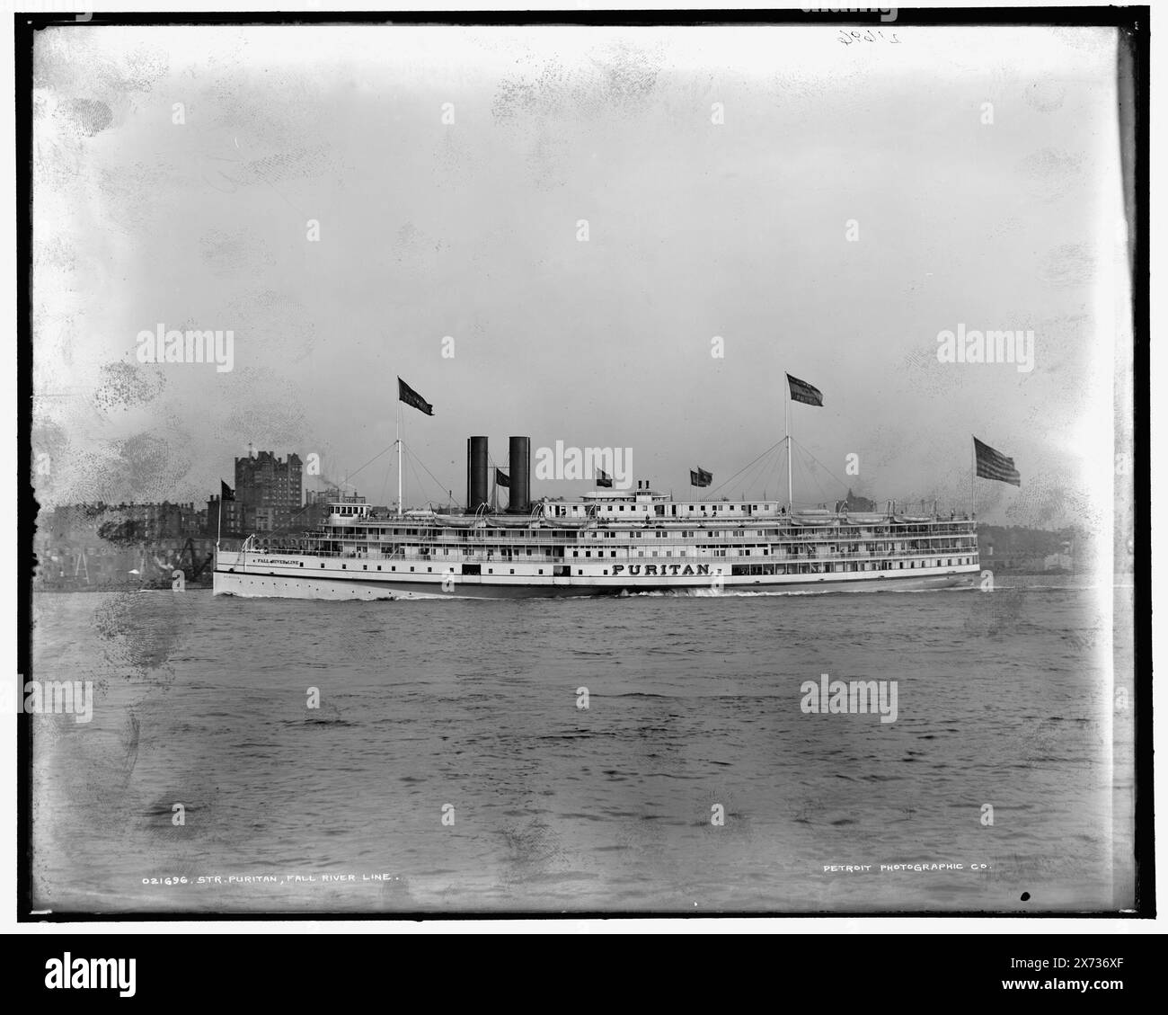 Puritan side wheeler Black and White Stock Photos & Images - Alamy
