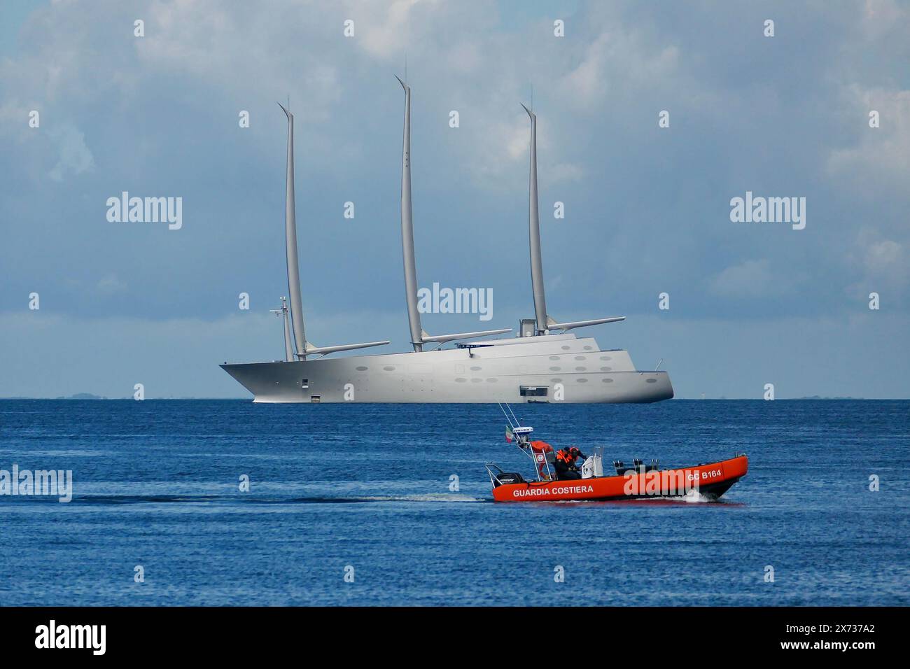 Sail assisted motor yacht hi-res stock photography and images - Alamy