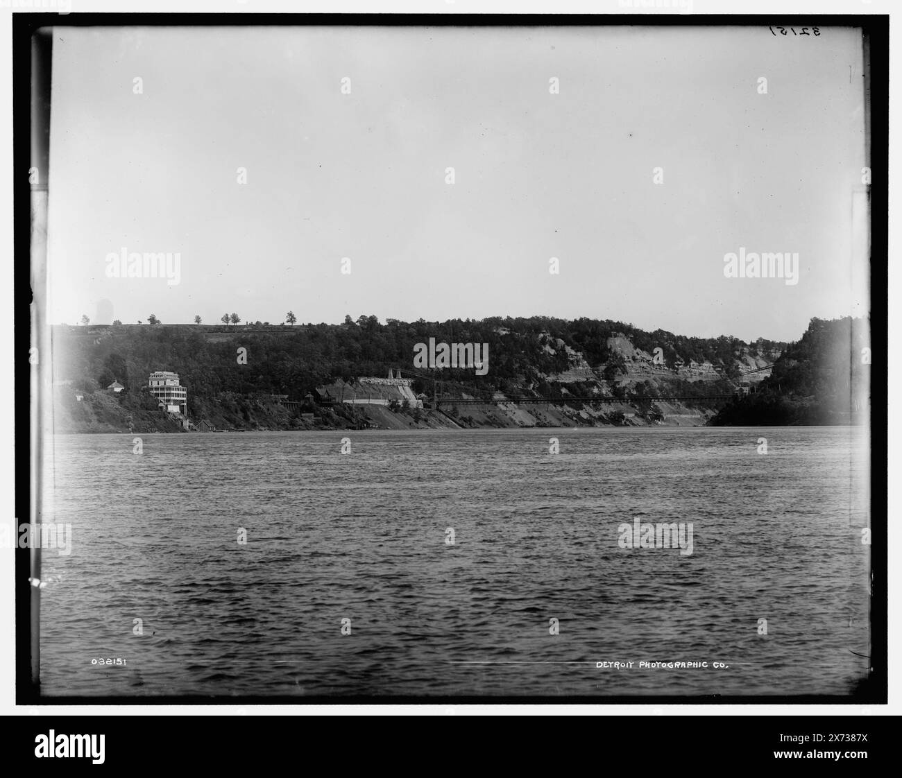 Lewiston suspension bridge Black and White Stock Photos & Images - Alamy
