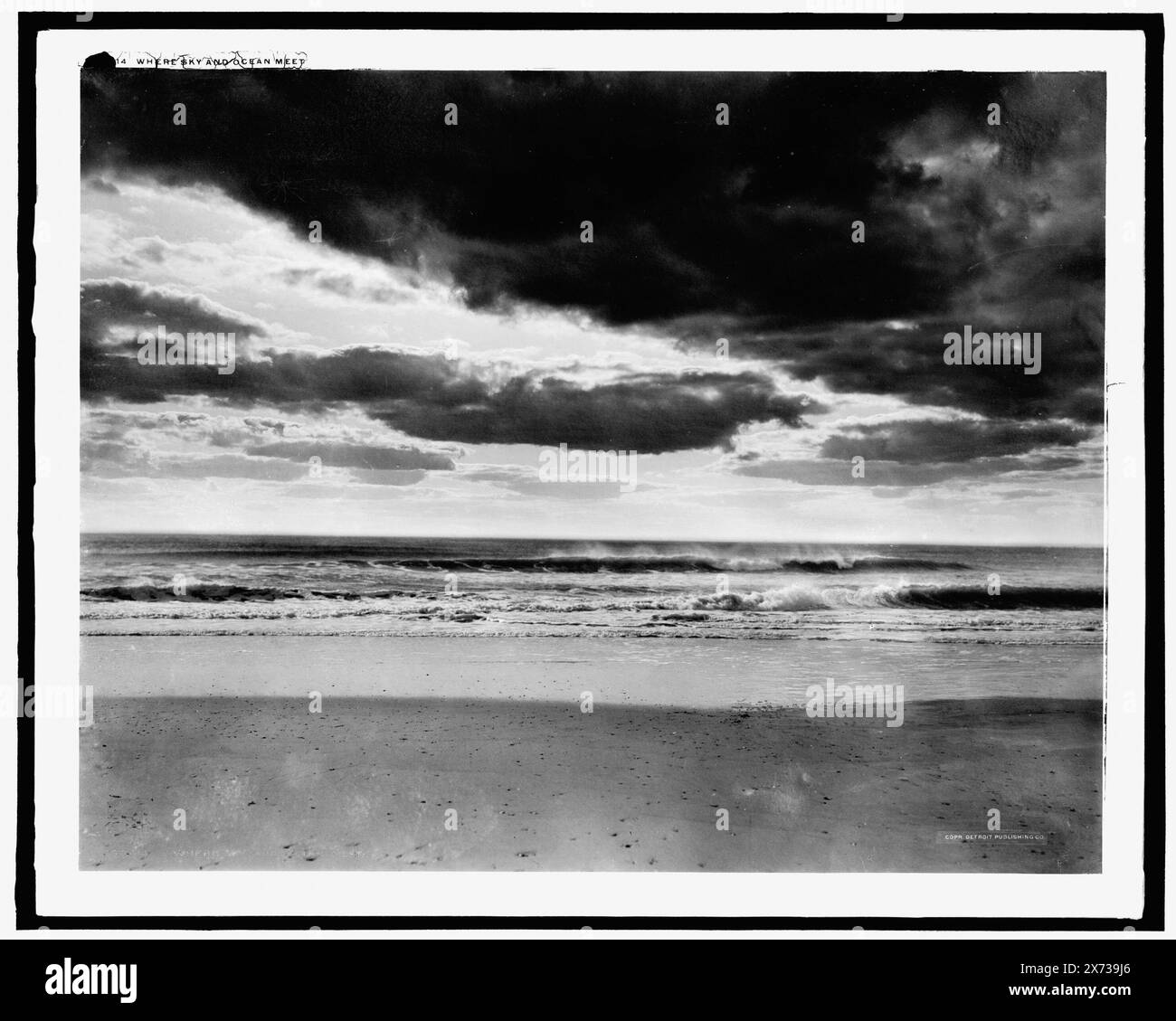 Clouds horizon atmosphere Cut Out Stock Images & Pictures - Alamy