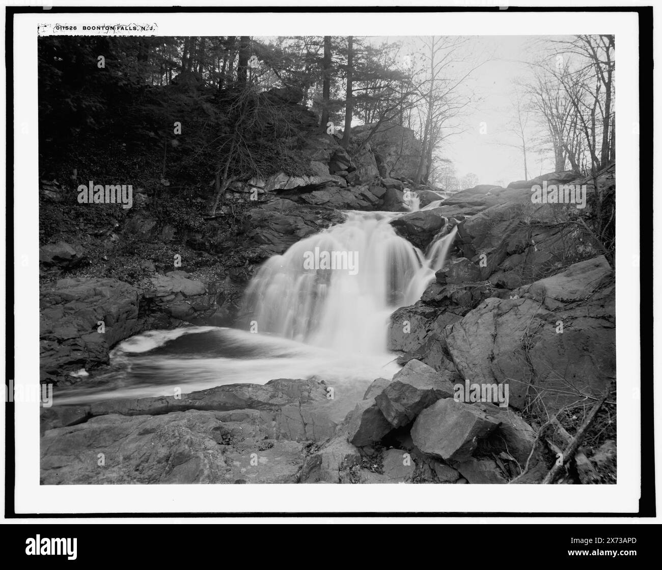 Cascade date Black and White Stock Photos & Images - Alamy