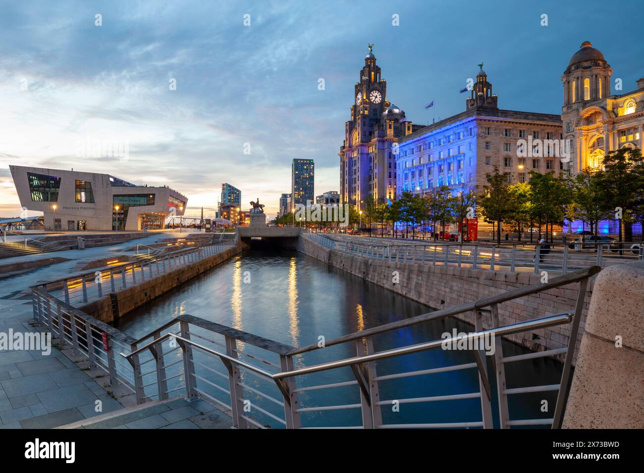 Liverpool waterfront england hi-res stock photography and images - Alamy