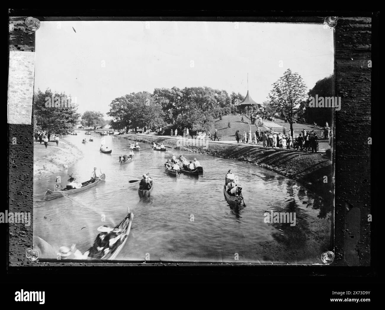 Recreational boating on detroit Black and White Stock Photos & Images ...