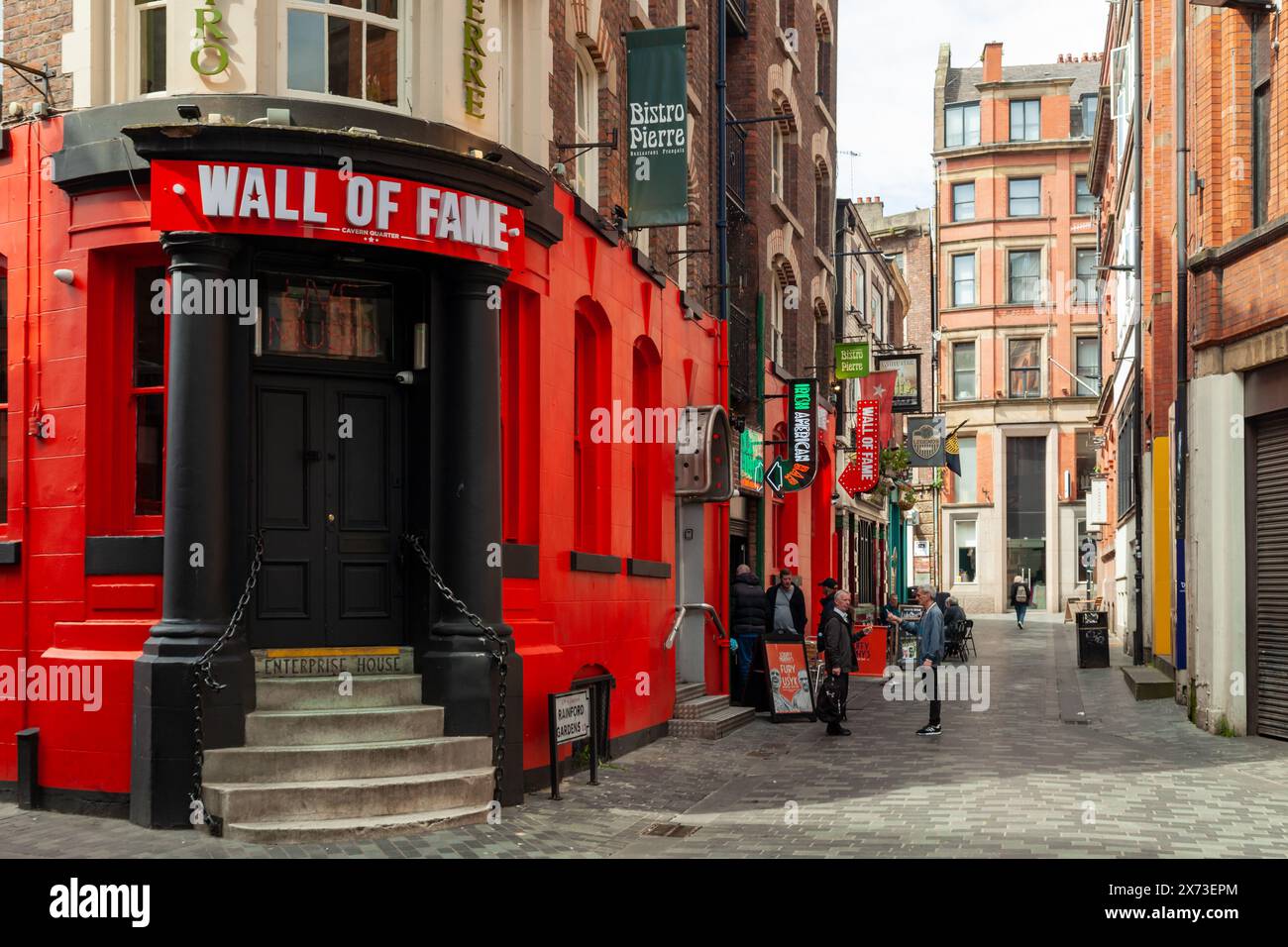 Red wall cavern hi-res stock photography and images - Alamy