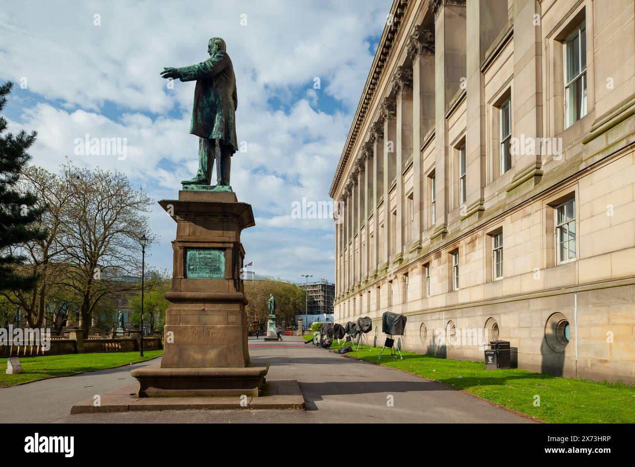 Statue of William Rathbone in front of St George's Hall in Liverpool ...