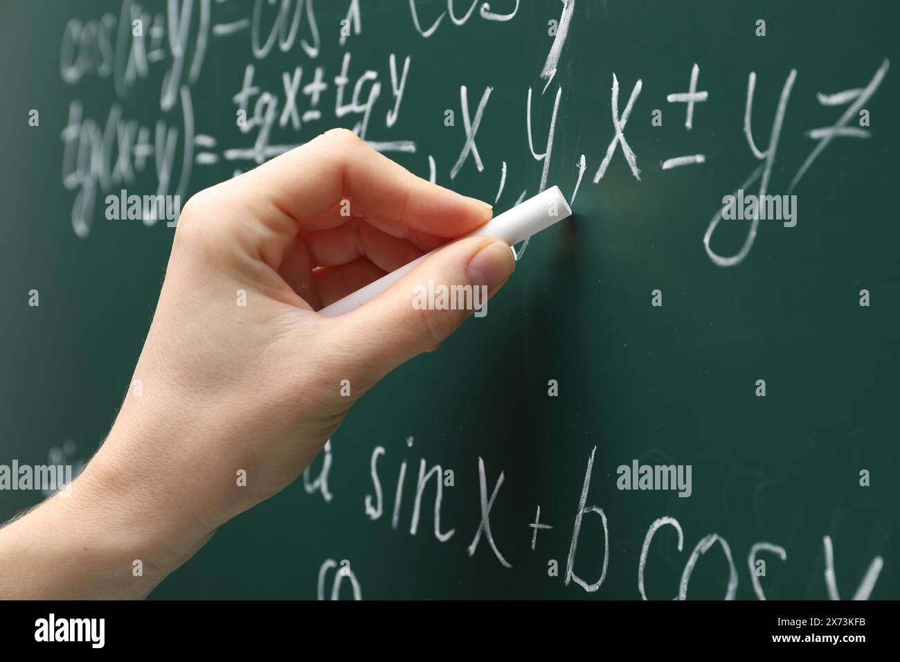 Green board mathematics hi-res stock photography and images - Alamy