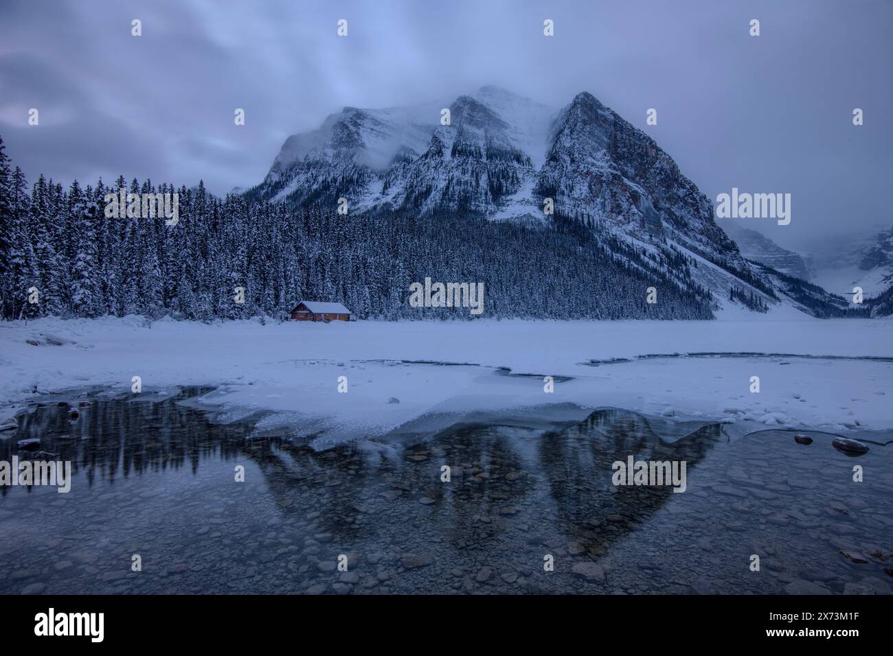 Canada; Alberta; Rocky Mountains; Banff; National Park; Lake Louise Stock Photo - Alamy