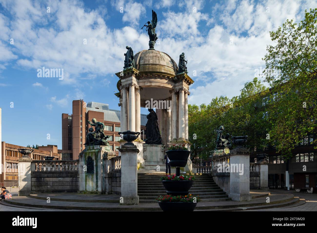 Spring afternoon at Queen Victoria monument in Liverpool Stock Photo ...