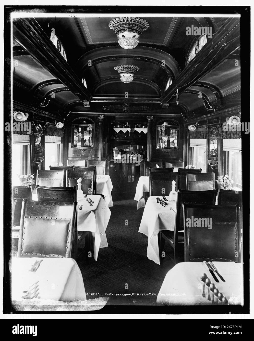 Railroad dining cars hi-res stock photography and images - Alamy