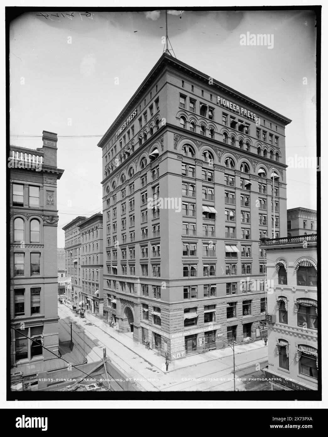 Pioneer press building hi-res stock photography and images - Alamy