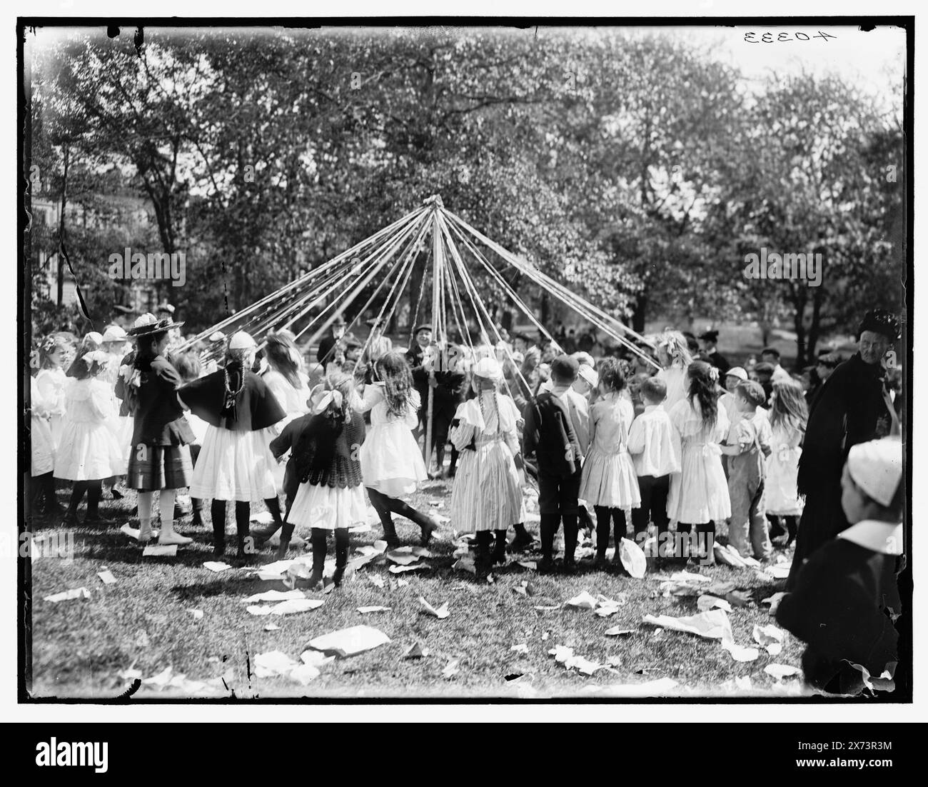 May pole dance hi-res stock photography and images - Alamy