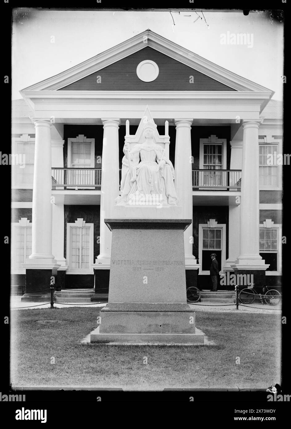 1819 1901 statues hi-res stock photography and images - Alamy