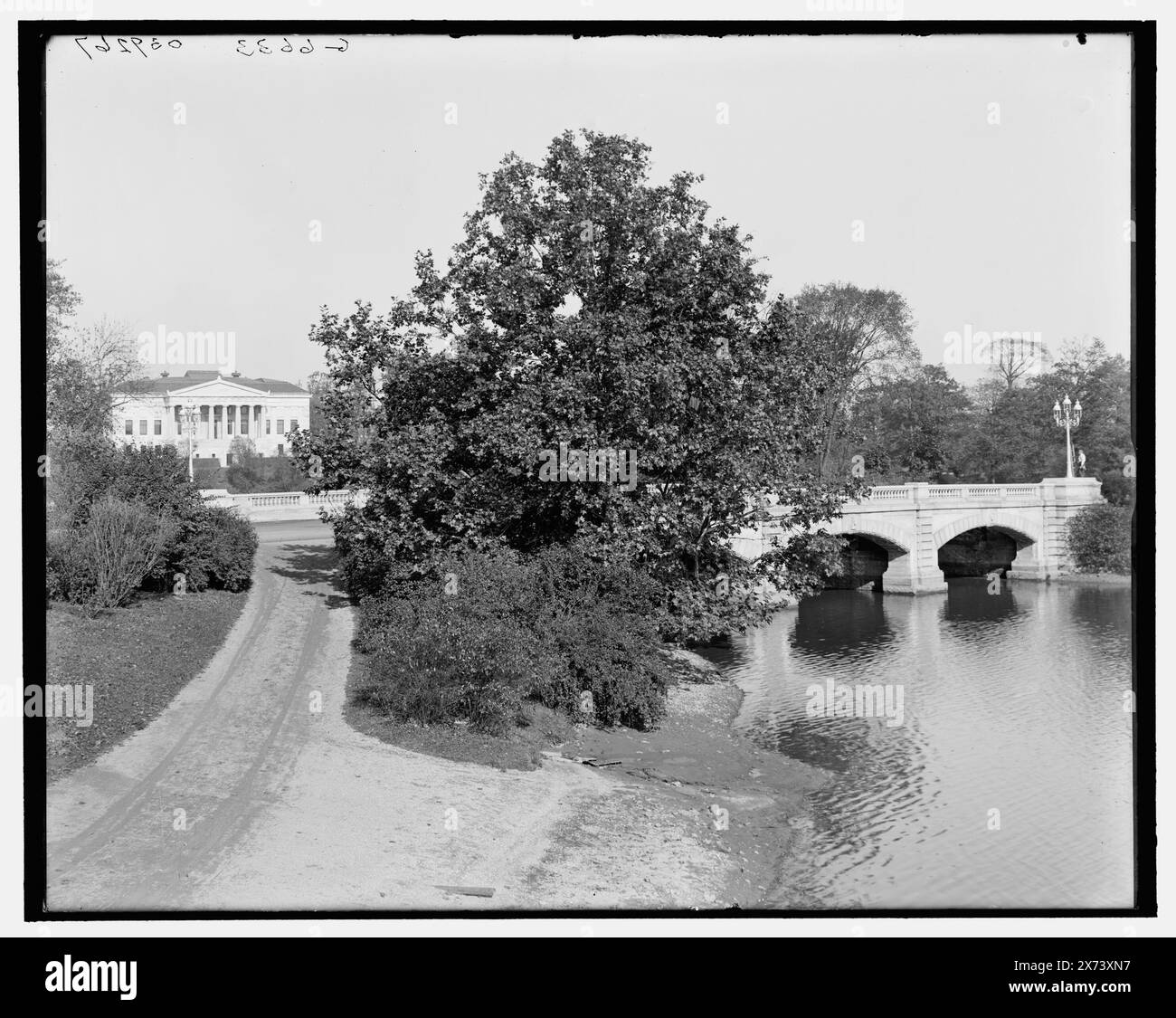 Buffalo Historical Society Building and the lakebridge, Delaware Park ...