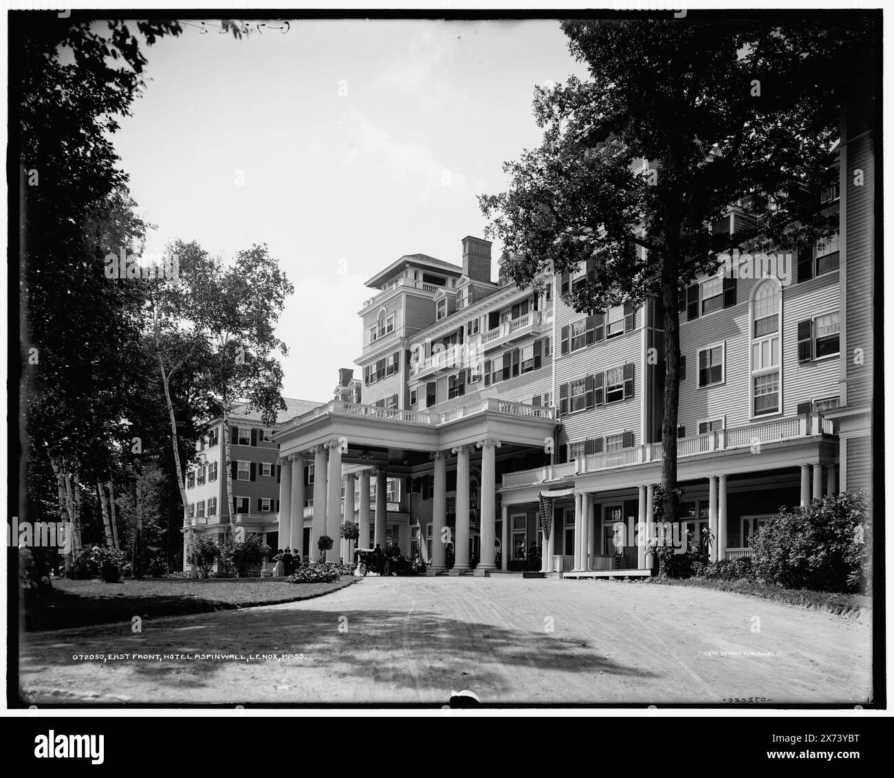 Columns on east front hi-res stock photography and images - Alamy