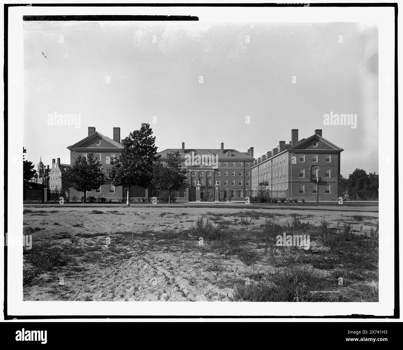 Residence hall university Cut Out Stock Images & Pictures - Alamy