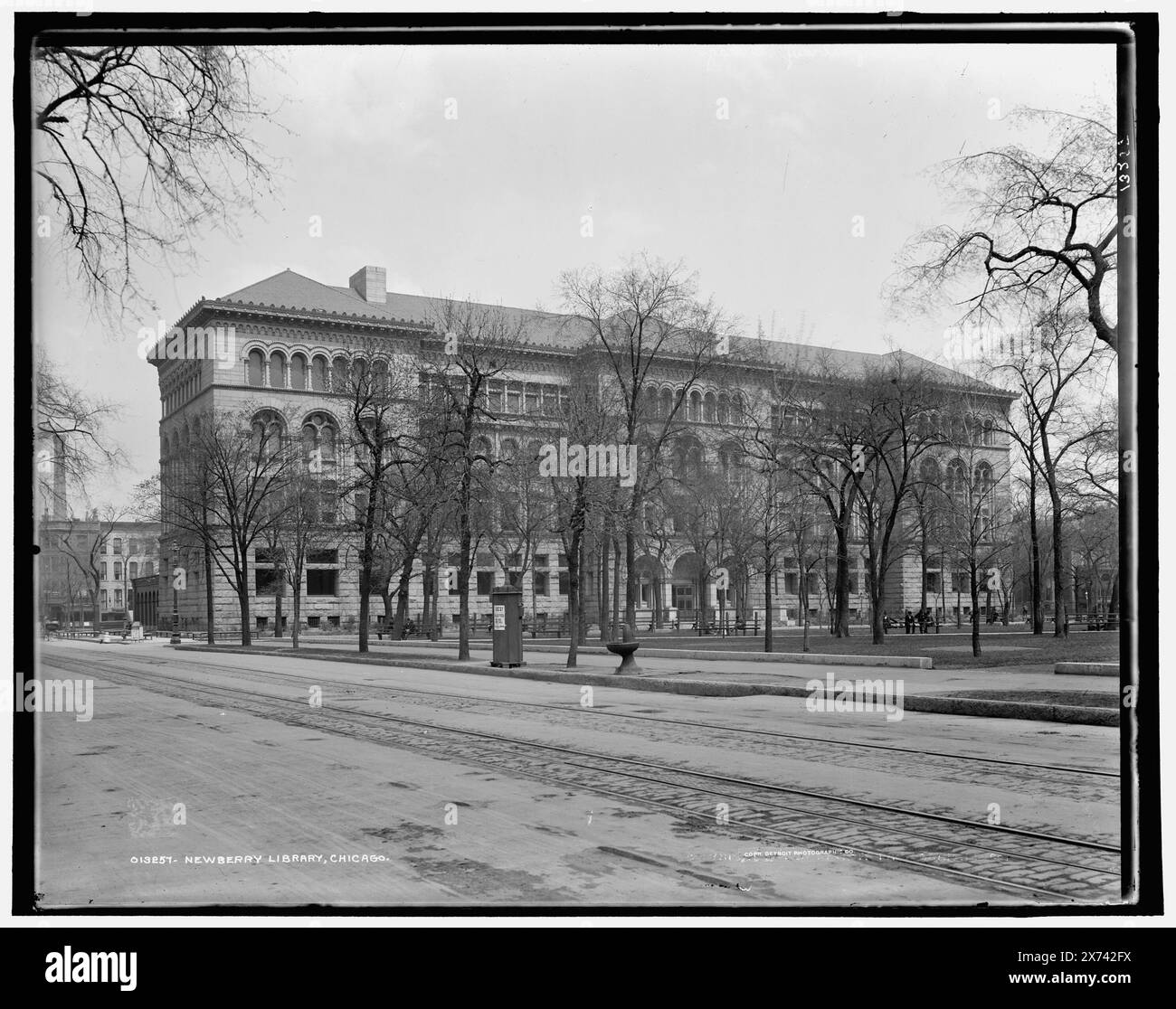 Newberry library chicago interior hi-res stock photography and images ...