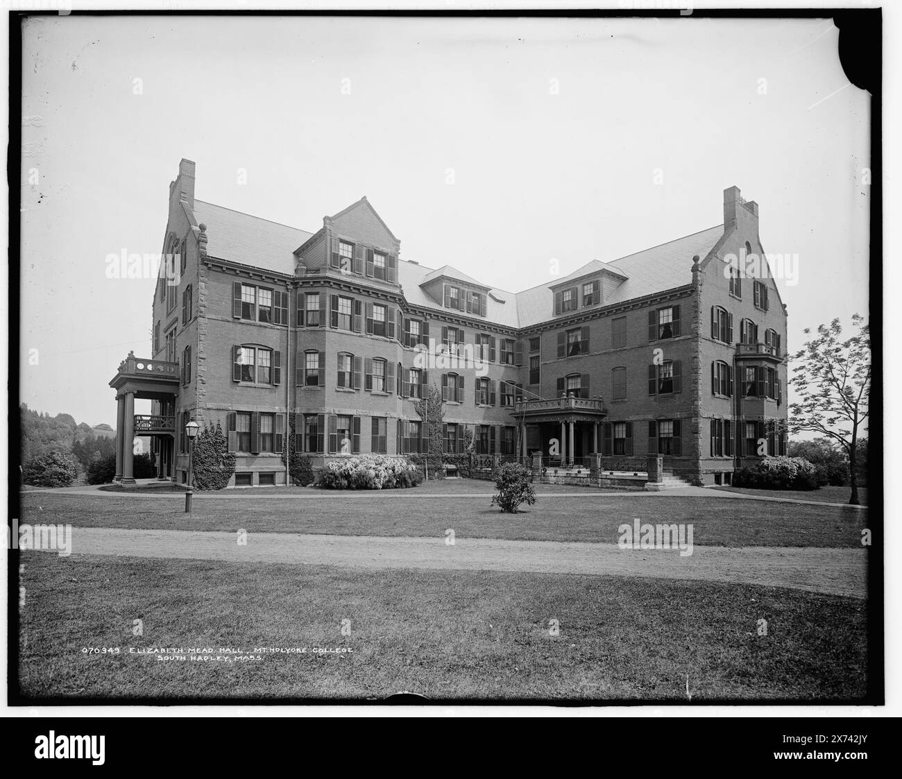 Elizabeth mead hall hi-res stock photography and images - Alamy