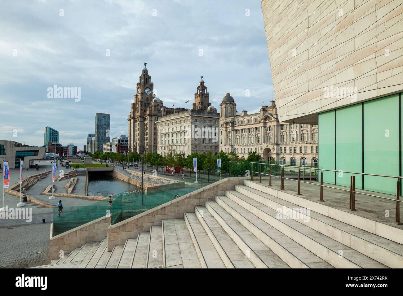On the steps on Museum of Liverpool, Liverpool, England Stock Photo - Alamy