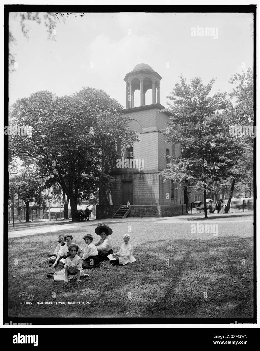 Virginia state capitol square Black and White Stock Photos & Images - Alamy