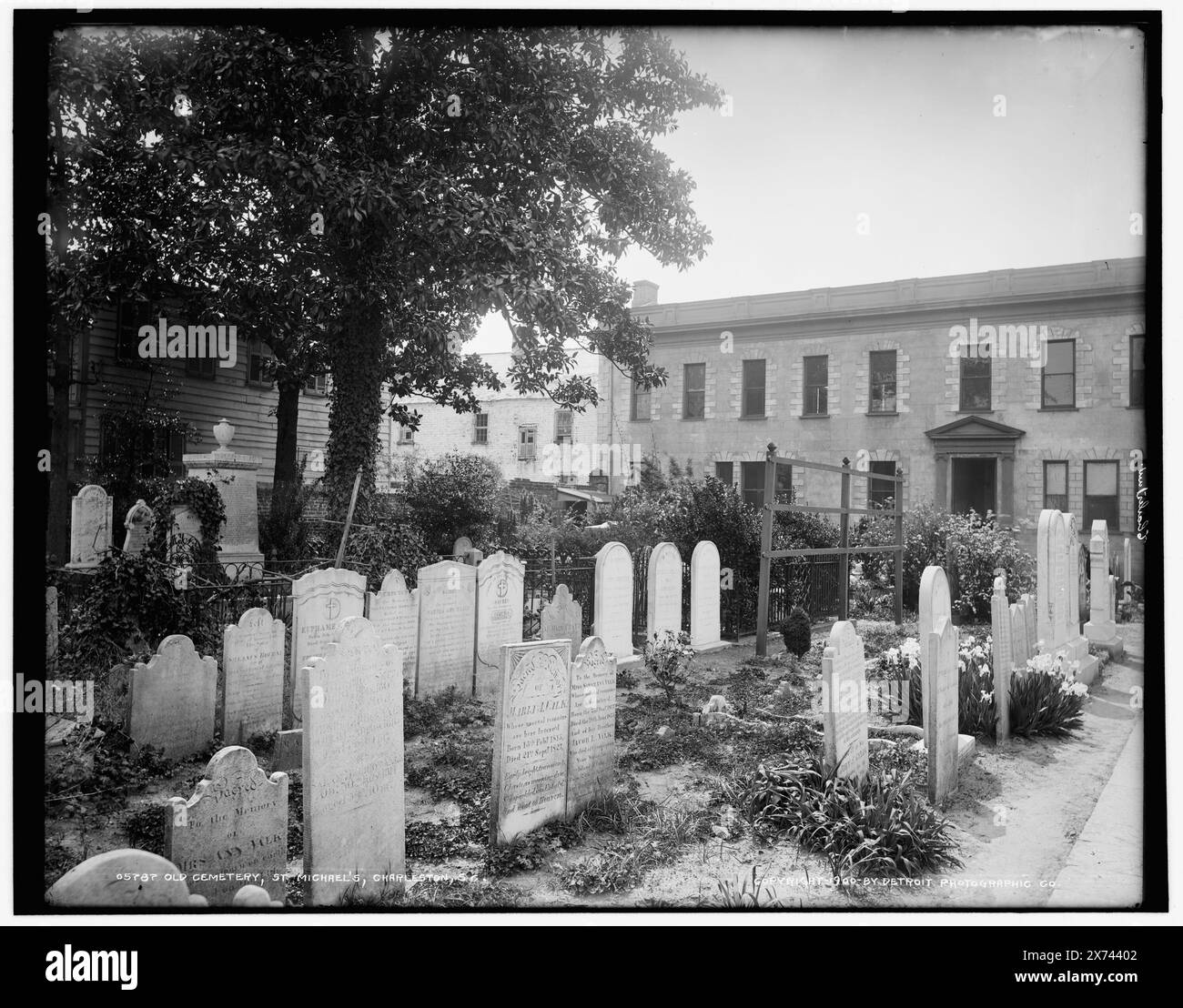 Old charleston cemetery Cut Out Stock Images & Pictures - Alamy