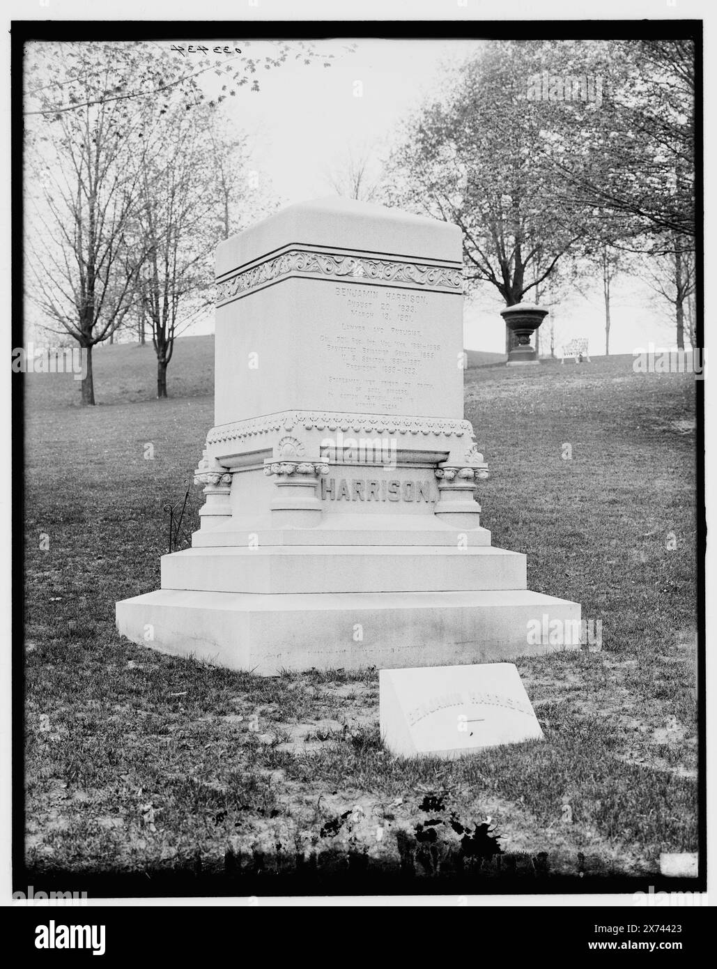 1833 1901 tomb hi-res stock photography and images - Alamy