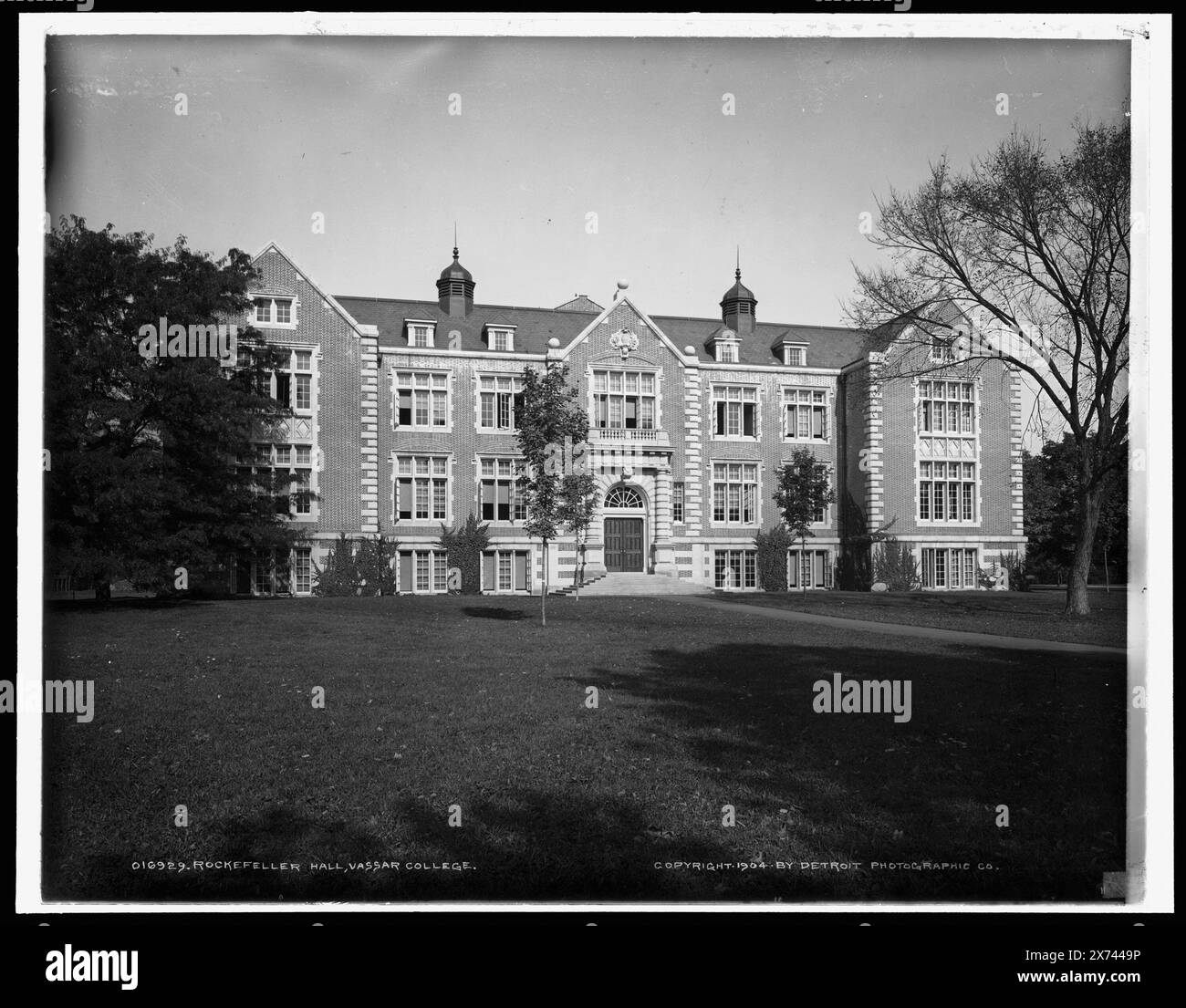 Vassar college rockefeller hall hi-res stock photography and images - Alamy