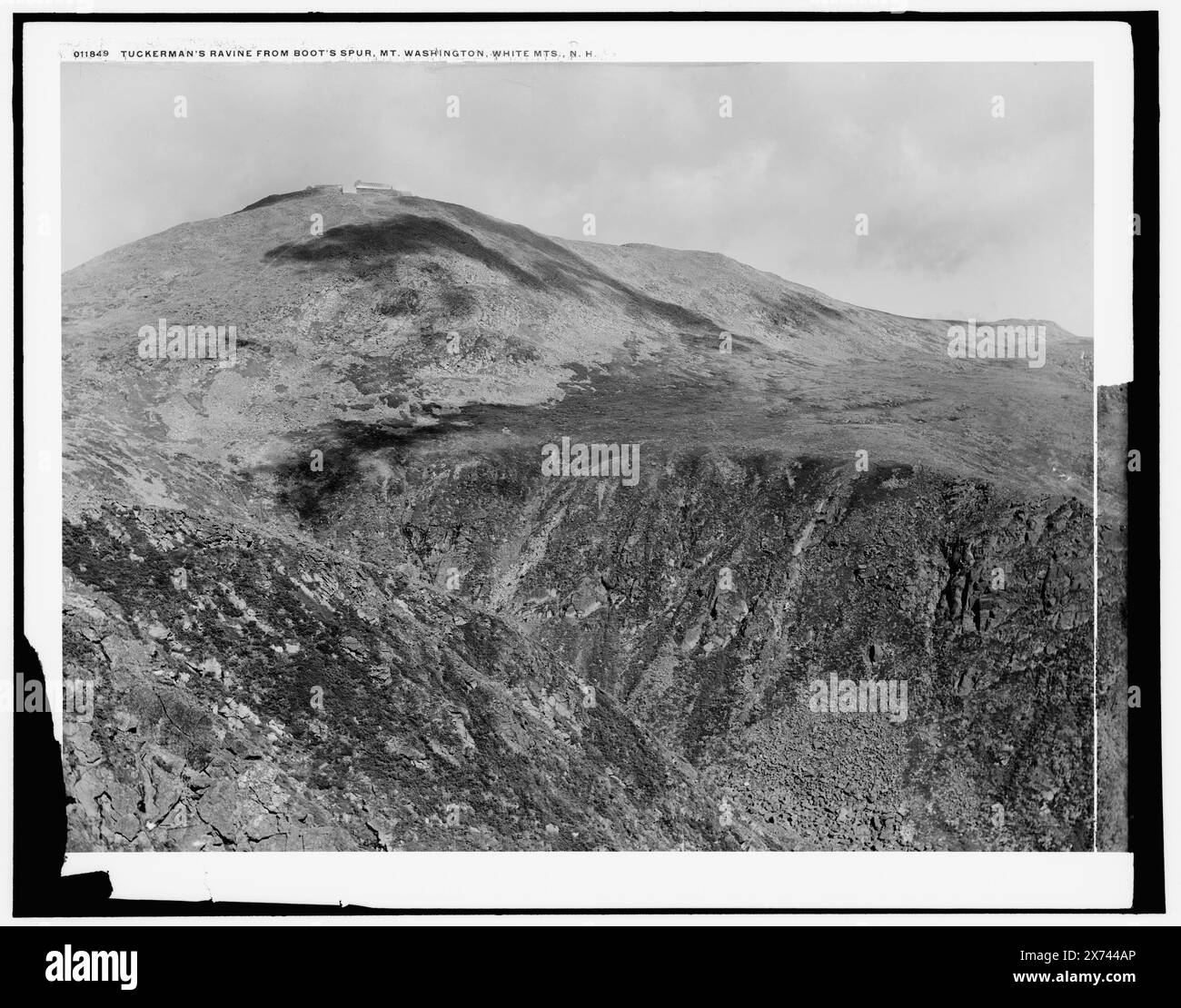 Tuckerman ravine Black and White Stock Photos & Images - Alamy