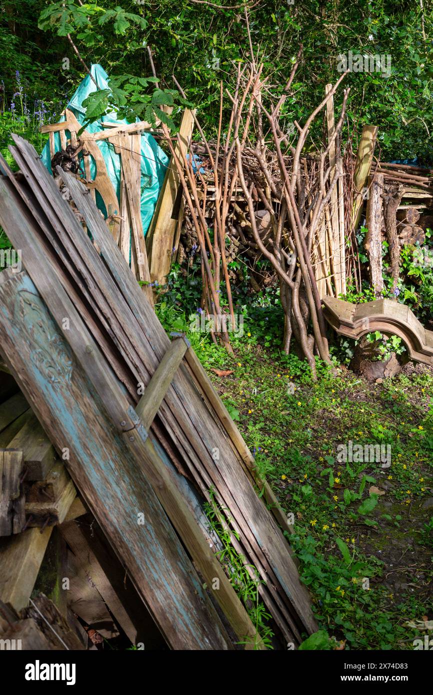 Untidy garden hi-res stock photography and images - Alamy