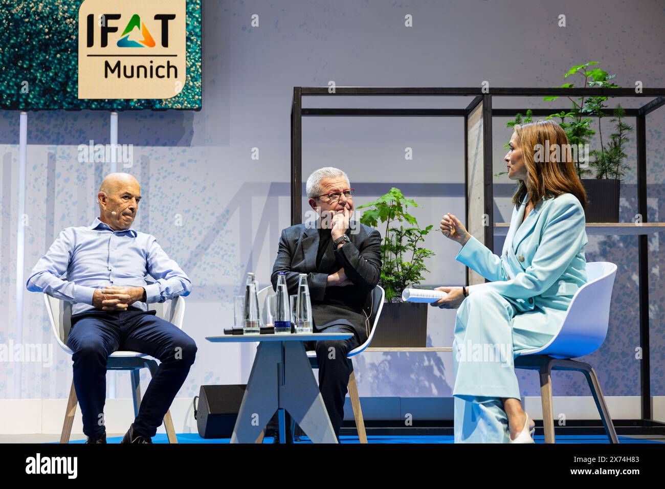 Julia-Niharika Sen, Prof. Dr. Ian Goldin, Daniel Libeskind bei der The ...