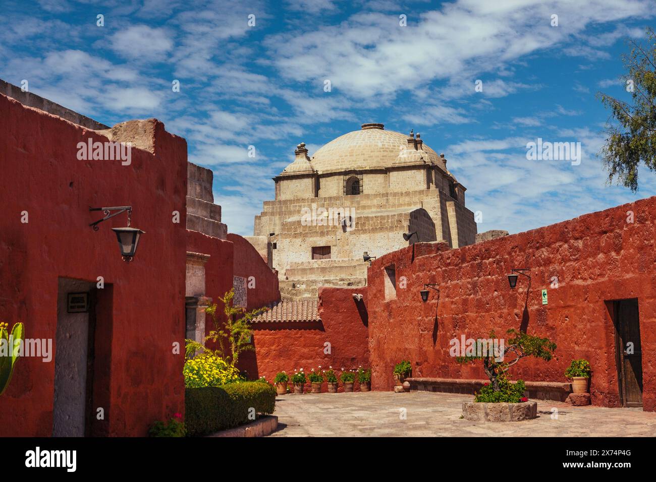 Santa Catalina Monastery. Arequipa Perú Stock Photo - Alamy