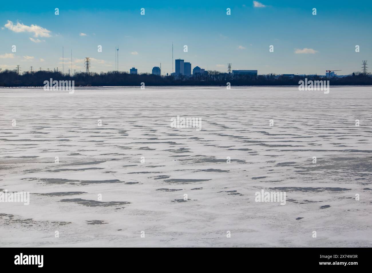 Frozen cityscape on the Lake Stock Photo - Alamy