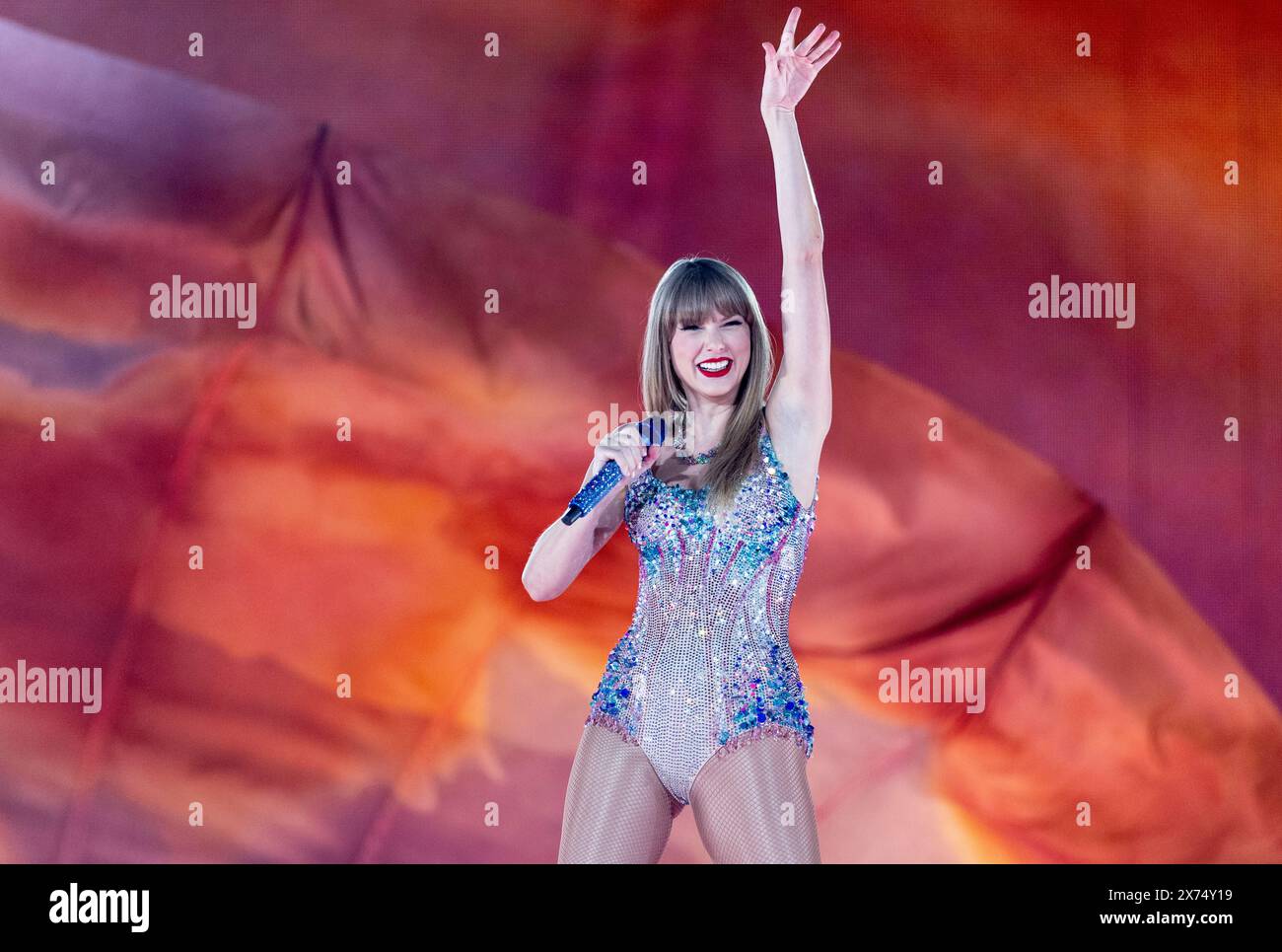 Taylor swift eras tour concert hi-res stock photography and images - Alamy