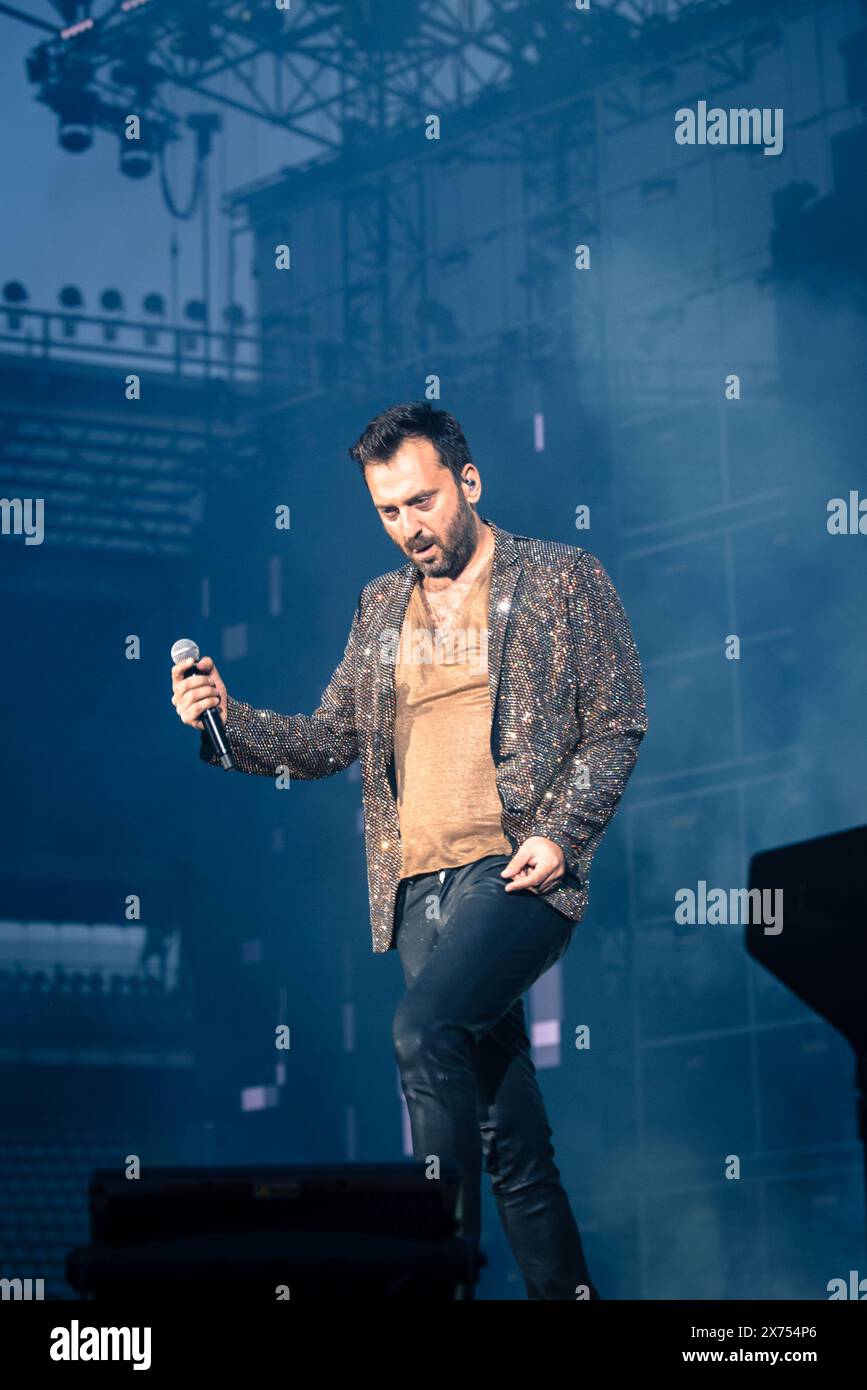 Cesare cremonini music photos hi-res stock photography and images - Alamy