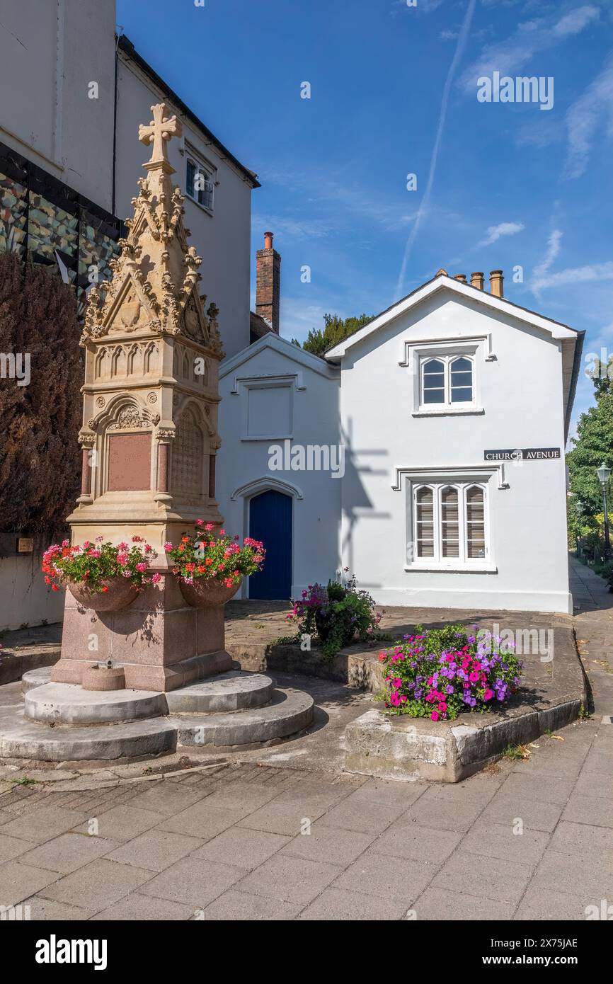 Water fountain memorial and rectory, Henley on Thames, Oxfordshire ...