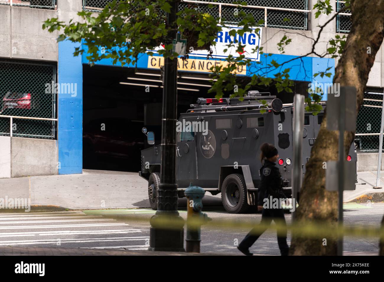 Turning a ship around hi-res stock photography and images - Alamy