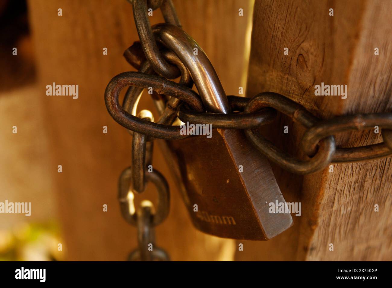 padlock with chain Stock Photo - Alamy
