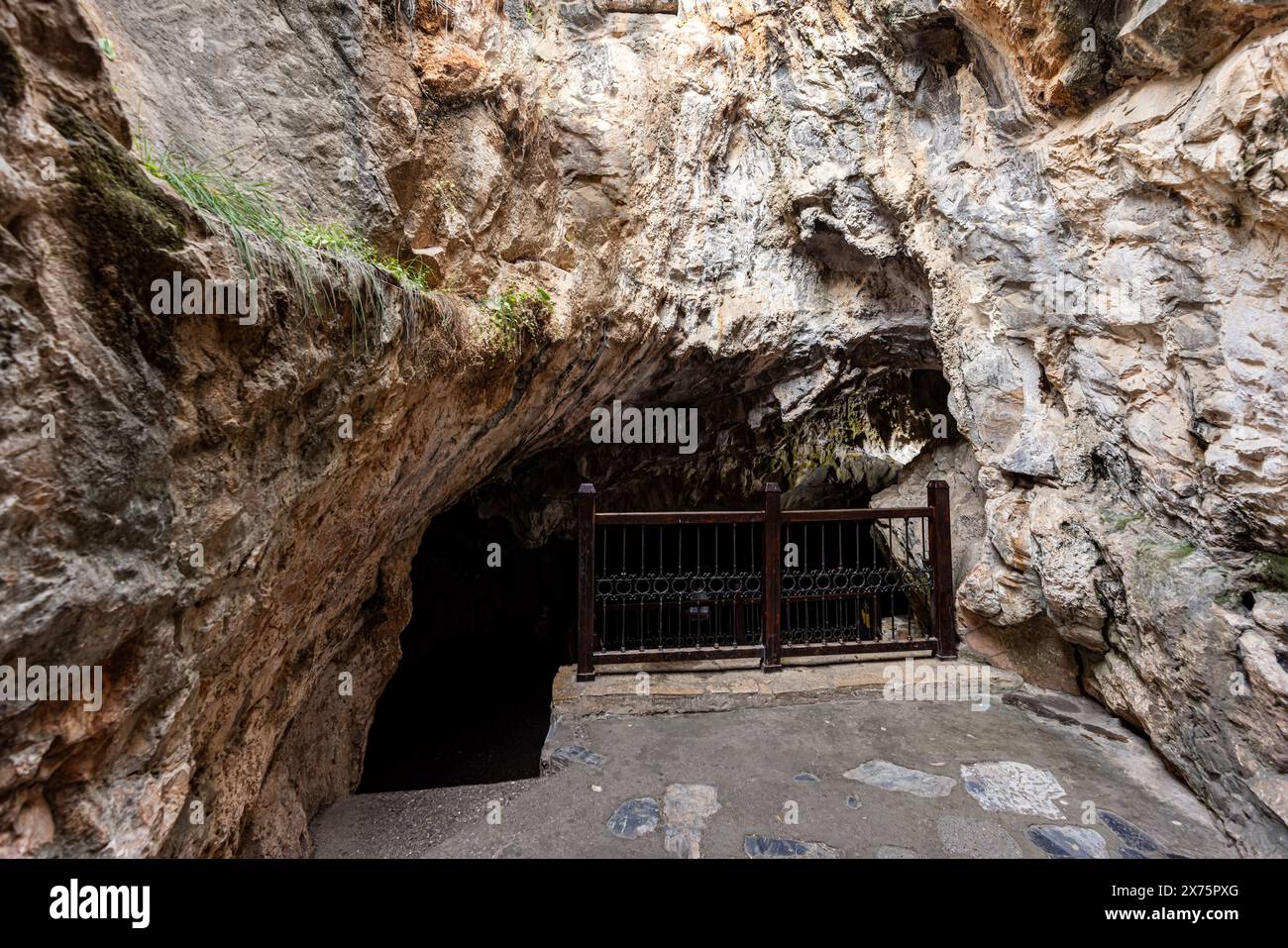 People visiting the sacred place, Eshab-i Kehf Cave ( Seven Sleepers ...